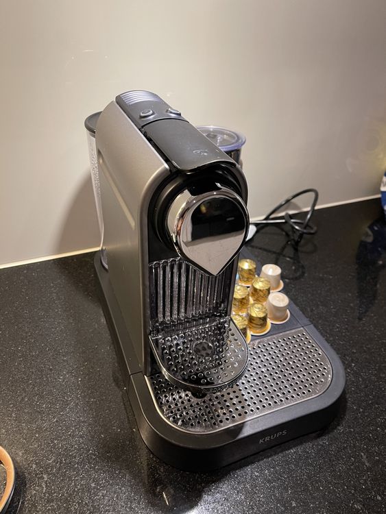 Krups Nespresso Kaffeemaschine inkl. Milchschäumer (Gebraucht) in Dietikon für CHF 56 – nur ...