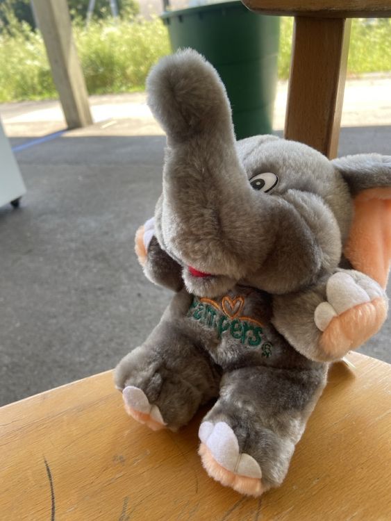 5 süsse Plüsch Elefanten von Pampers (Neu und originalverpackt) in Wangen an der Aare für CHF 10 ...