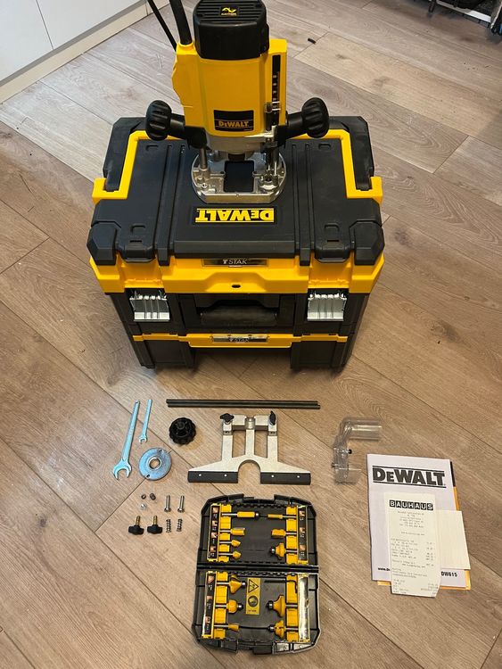 Dewalt Oberfräse DW615 mit 12 Fräsern und viel Zubehör (Gebraucht) in ...