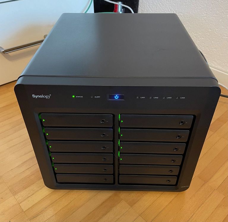 Synology DiskStation DS3615xs (Gebraucht) in Winterthur für CHF 2200 ...
