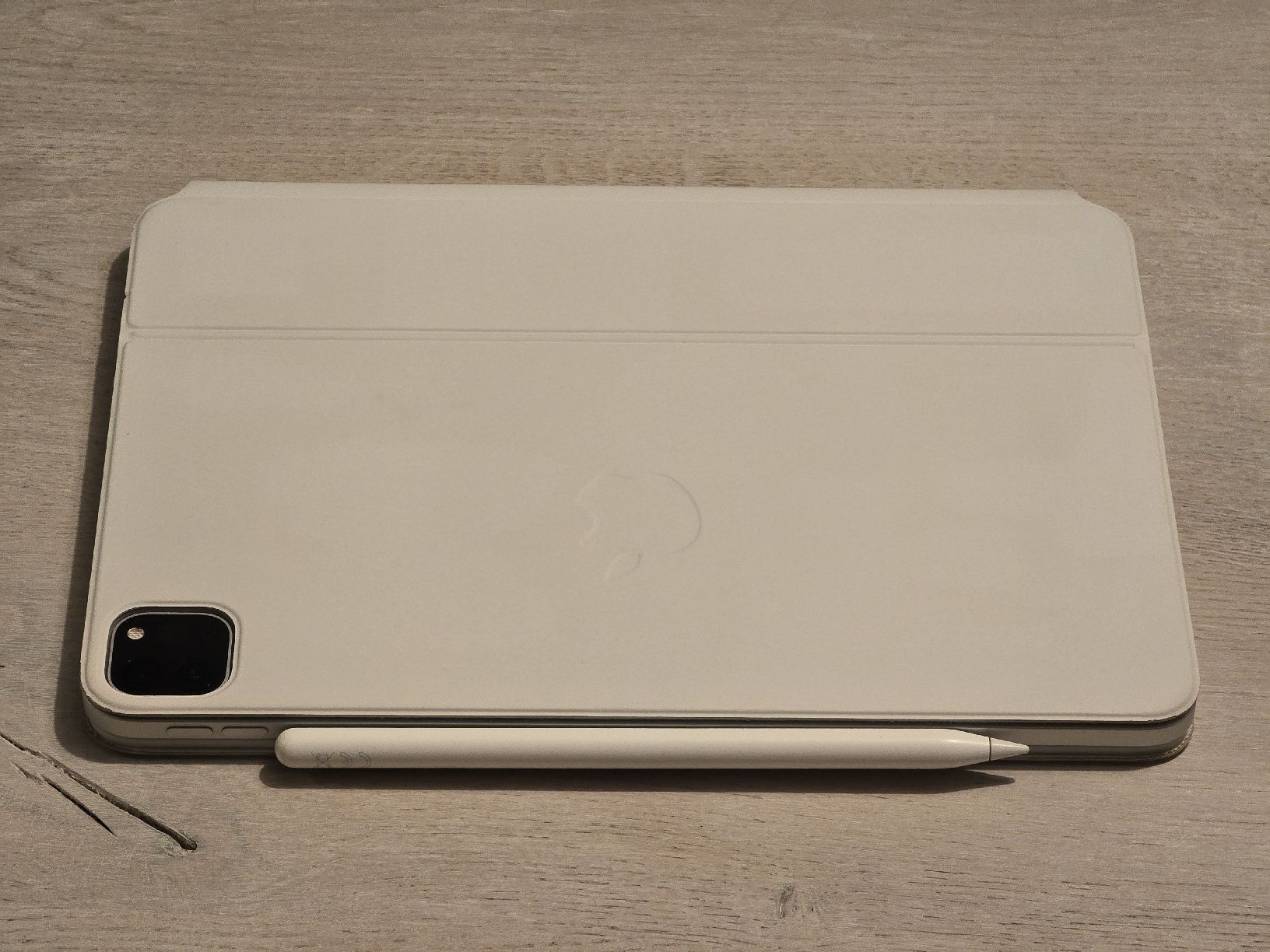 Apple iPad Pro 11" (M1) 128GB + Pencil und Magic keyboard (Gebraucht ...