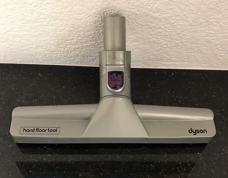 Dyson DC08 hard floor tool | Kaufen auf Ricardo