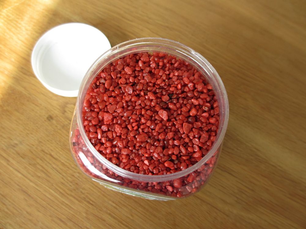 Deko "Stein oder Sand" Granulat rot (Neu (gemäss Beschreibung)) in Winterthur für CHF 2.3 – nur ...