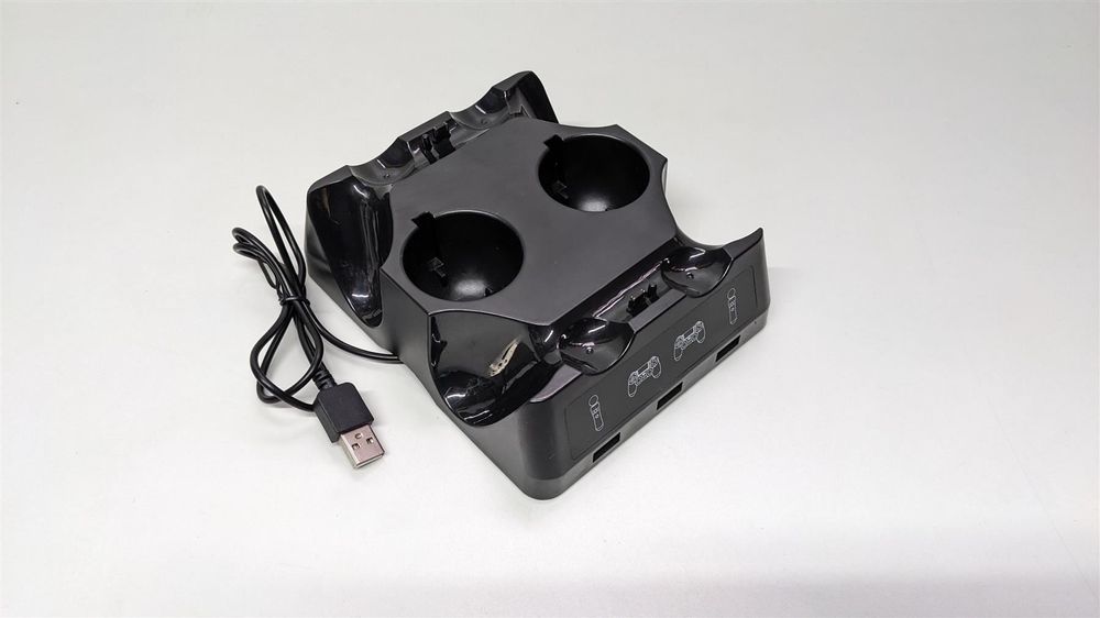 Ladestation für PS4 und Move Controller | Kaufen auf Ricardo