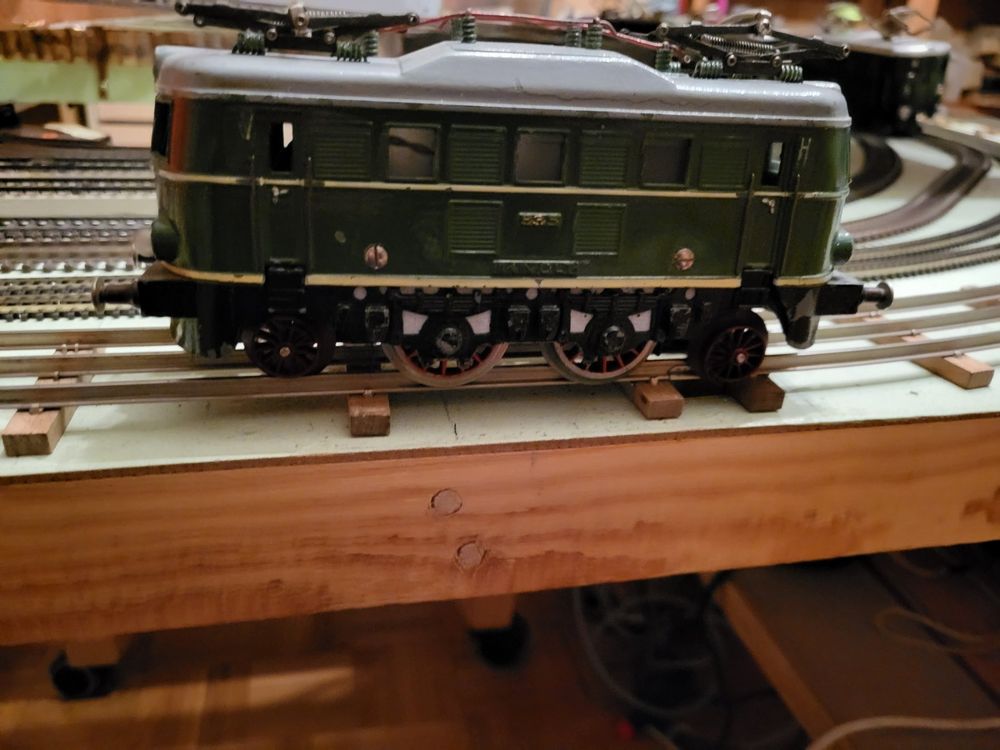 Fleischmann schöne E-Lok 335 in allgemein gutem Zustand (Gebraucht) in Boll für CHF 45 – mit ...