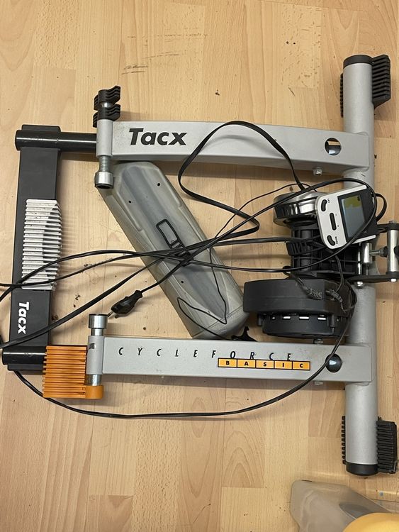 Tacx Cycleforce Basic Rollentrainer Velo Heimtrainer (Defekt) in Magden ...