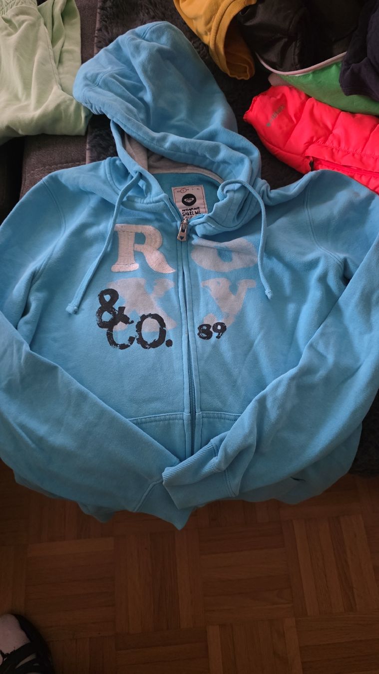 kleder pack und noch mehr wenn interese schreiben (Gebraucht) in ...