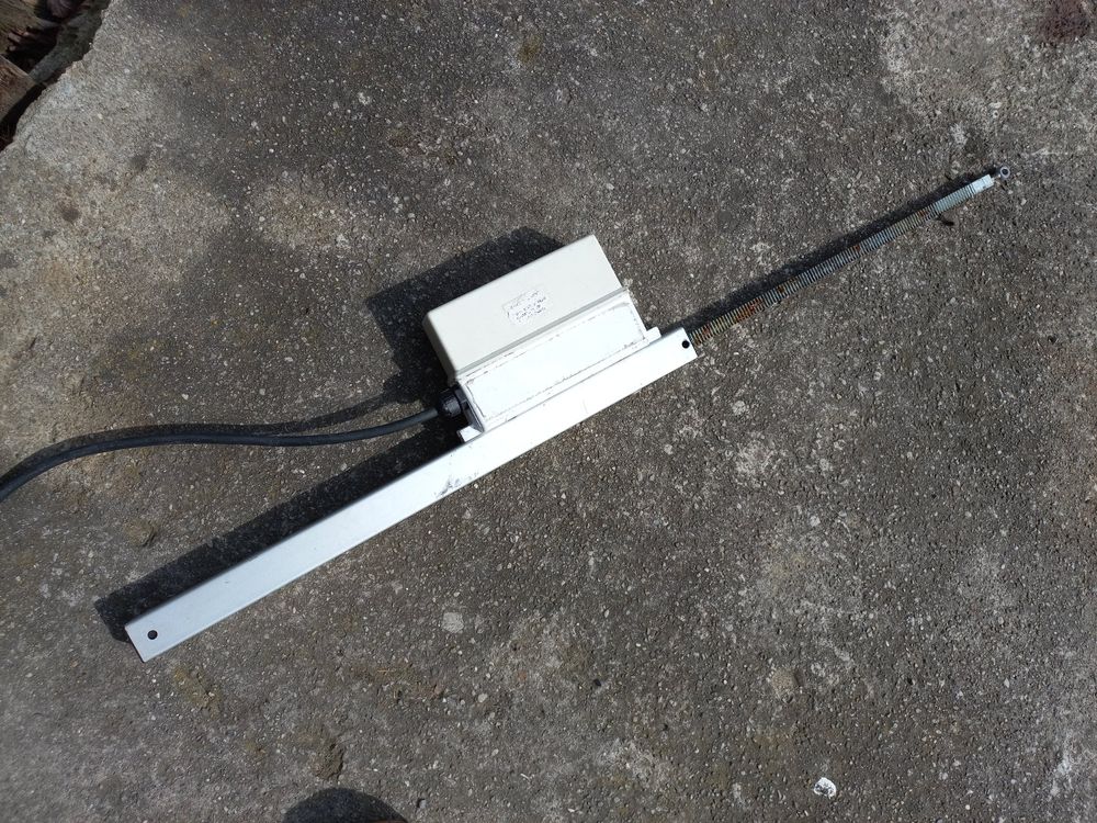 Motor RWA 600N Zahnstangenhub 230V IP55 (Gebraucht) in Zihlschlacht für ...