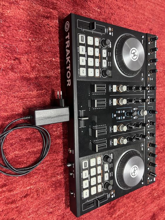 Traktor Kontrol S4 MK2 DJ Controller (Gebraucht) in Waedenswil für CHF 220 – mit Lieferung auf ...