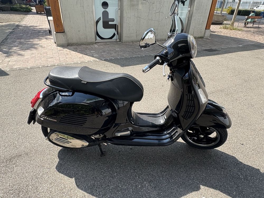 Vespa GTS Super 300 (Gebraucht) in Basel für CHF 2900 – nur Abholung ...