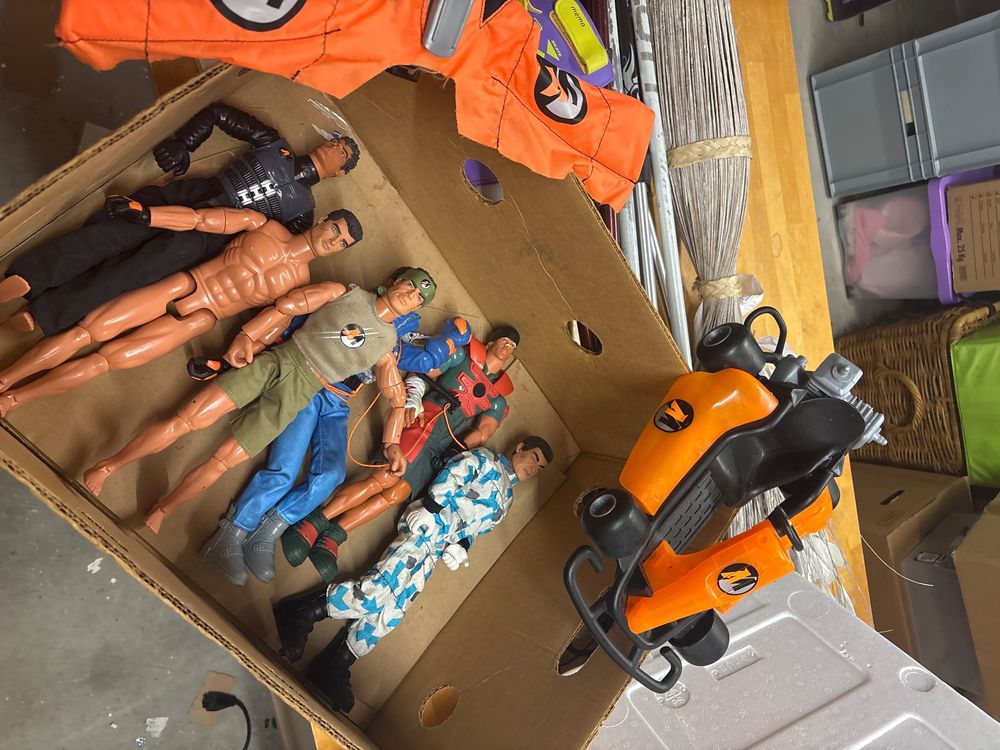 Lot de plusieurs figurines et accessoires Action Man (Gebraucht) in La ...