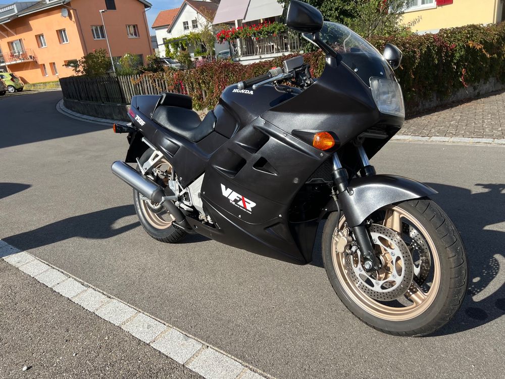 Schöne Honda VFR 750 F | Kaufen auf Ricardo