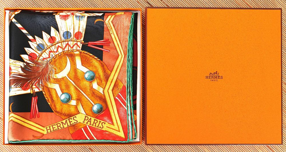 🇫🇷 Hermès Paris Tuch COSMOGONIE APACHE NEU mit Box & Bag (Neu und ...