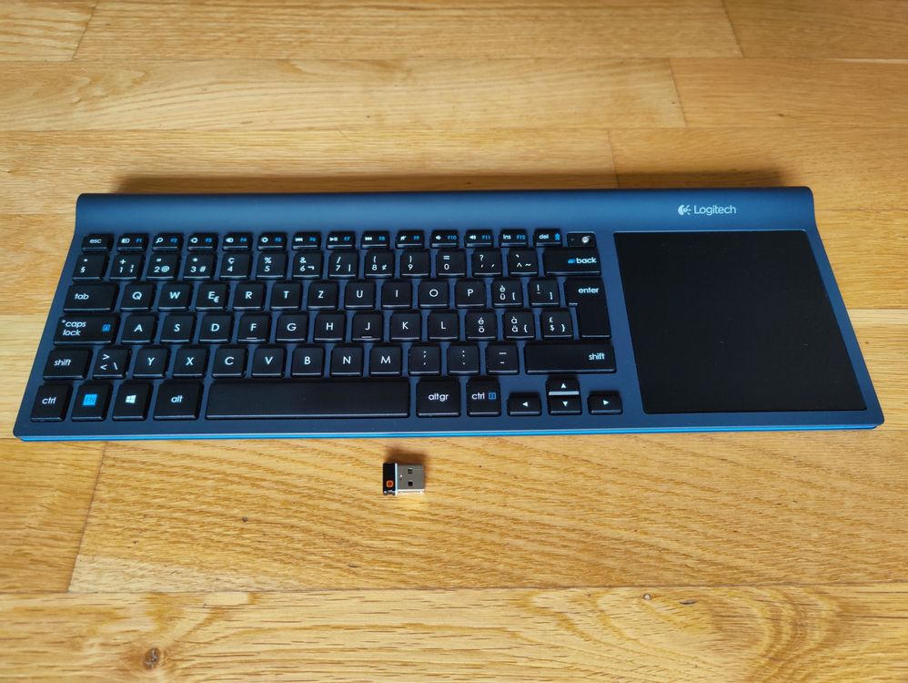 Logitech Wireless All-in-One Tastatur TK820 // CH-Layout (Gebraucht) in ...