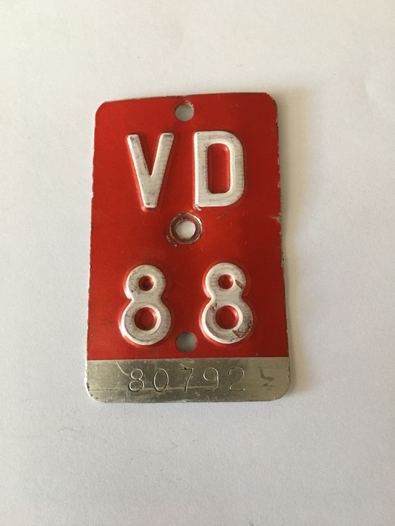 Plaque de vélo VD 88 (Gebraucht) in Les Bayards für CHF 5 – mit ...