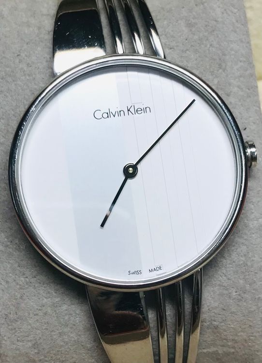 CALVIN KLEIN Damenuhr Swiss-Made ( Neupreis : 215 CHF ) (Gebraucht) in Oftringen für CHF 15 ...
