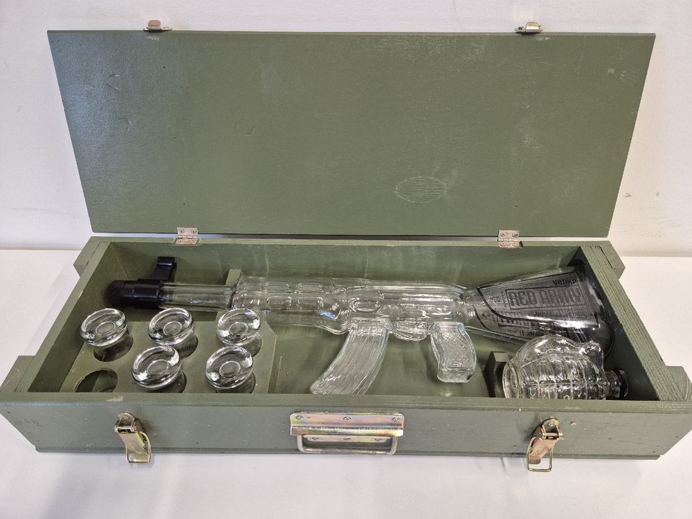 Red Army Vodka Glas-Set AK-47 mit Holzkiste | Kaufen auf Ricardo
