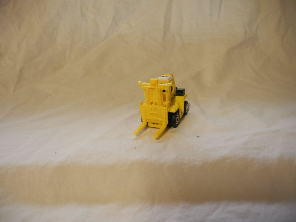 ROCO R 235 HUBSTAPLER 1:87 GABELSTAPLER UNBESPIELT (Neu (gemäss ...