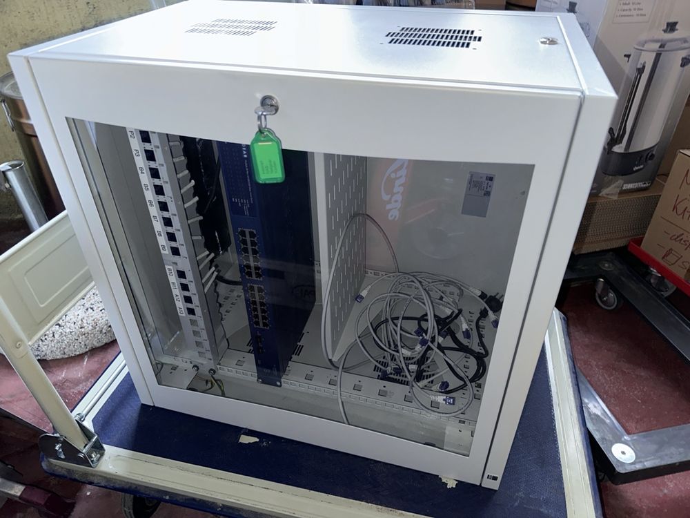 Netzwerk Rack | Kaufen auf Ricardo