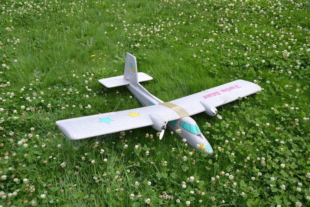 Twinstar RC Modell mit 2 Motoren | Kaufen auf Ricardo