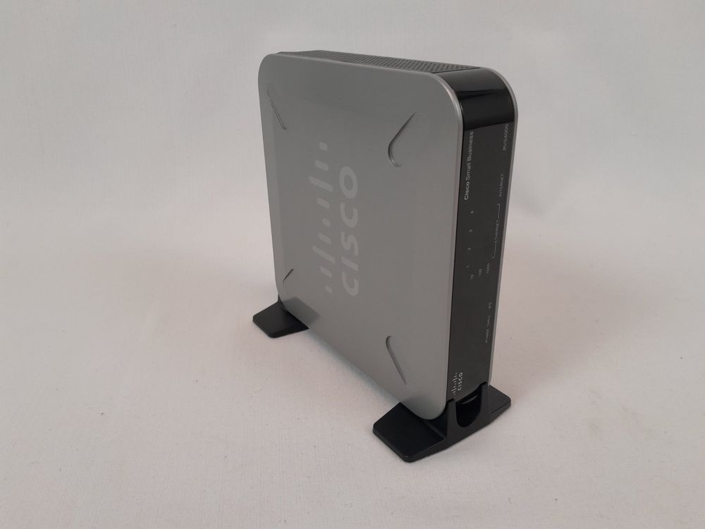 CISCO RVS4000 4 - Port Gigabit Security Router (Gebraucht) in ...