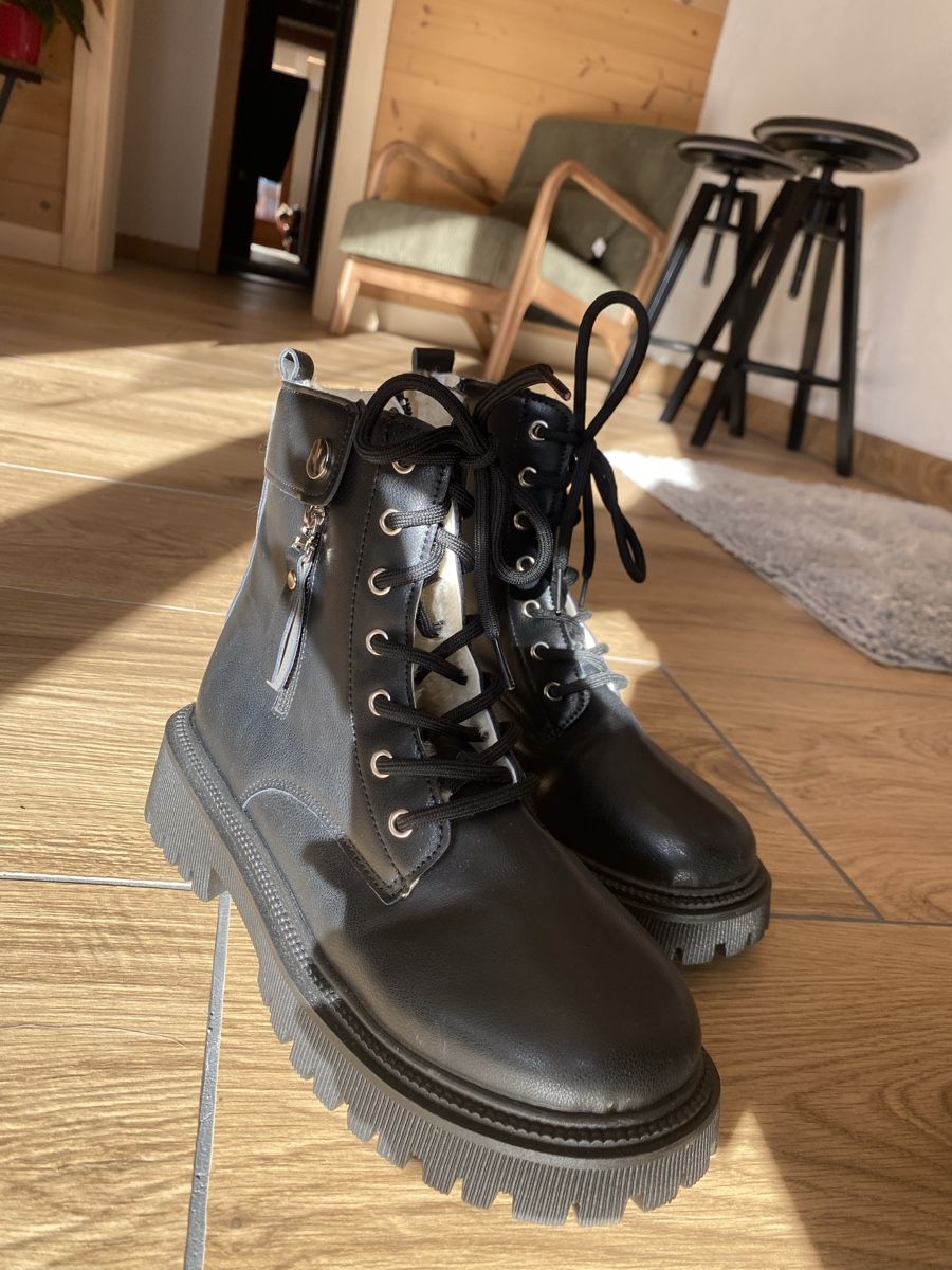 Bottes d'hiver noires (Neuf (Voir description)) à Troistorrents pour ...