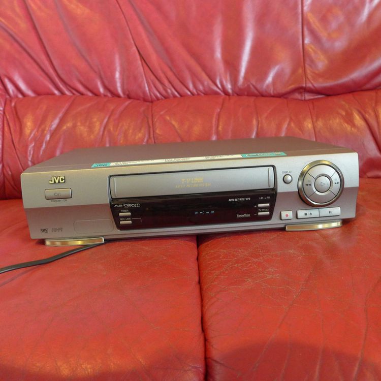 VHS Videorecorder - JVC HR- J 711mit Fernbedienung | Kaufen auf Ricardo