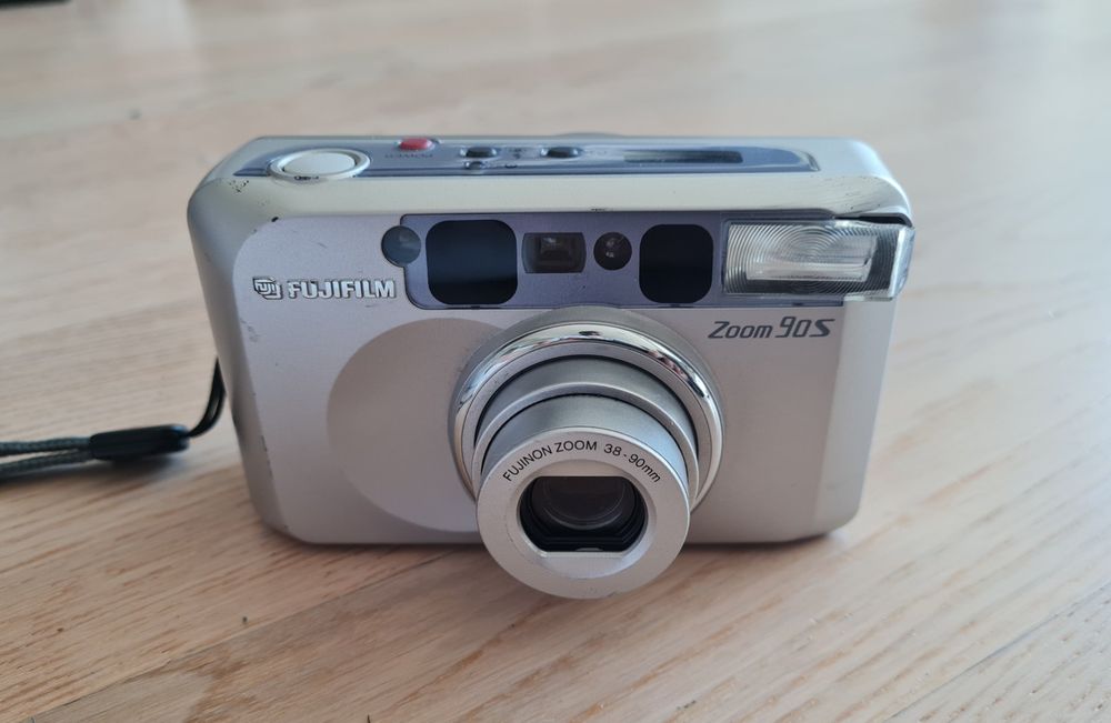 Fujifilm Zoom Date 90S Vintage 35MM Film Camera | Kaufen auf Ricardo