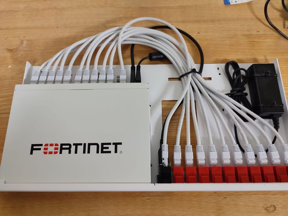 Fortinet Fortigate 60F inkl. 19 Zoll Panel (Gebraucht) in Trasadingen ...