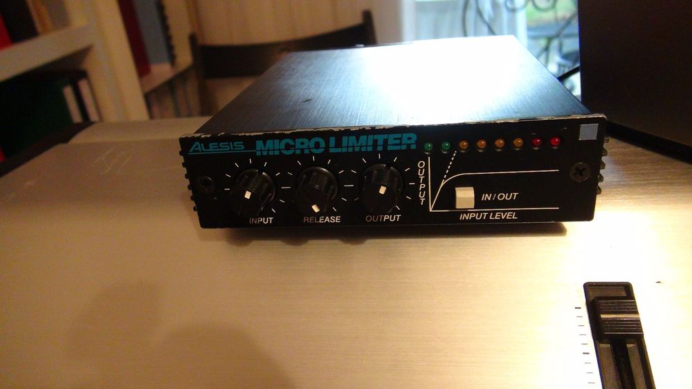 Alesis Micro Limiter 2000s - Black , Klein aber OHO! | Kaufen auf Ricardo