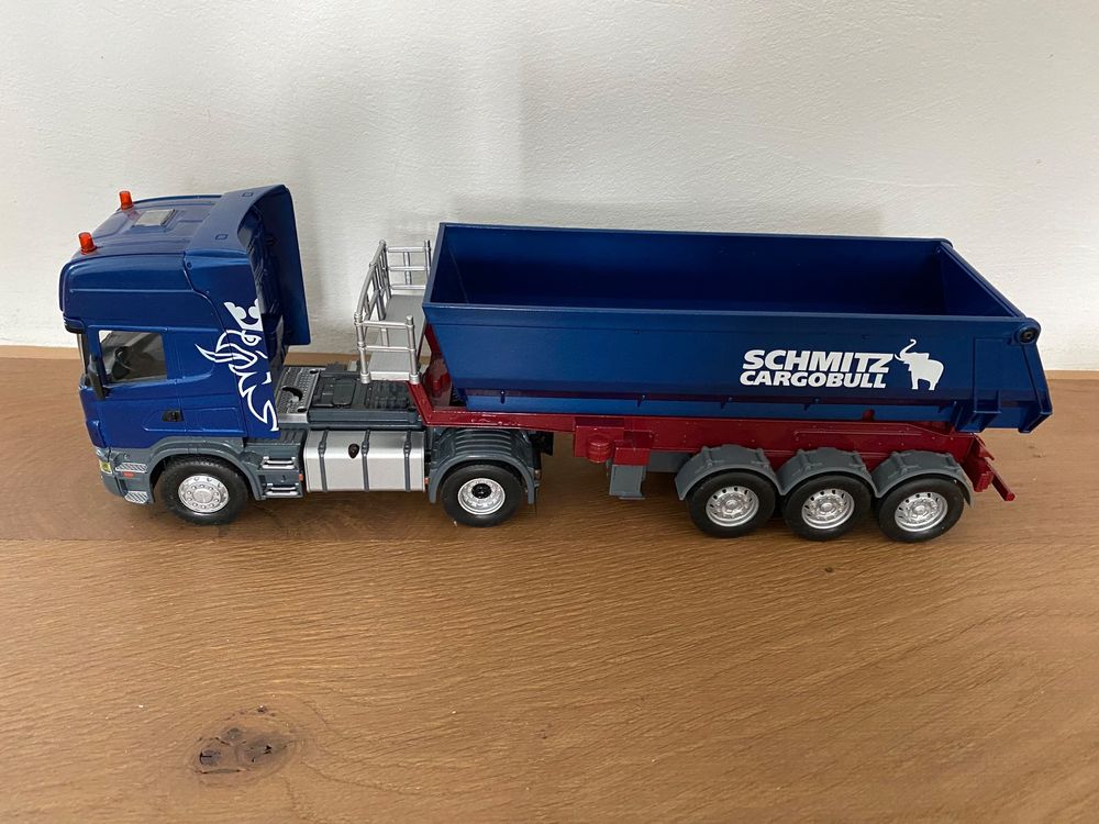 Siku Control 32 Scania mit 2 Sattelauflieger (Gebraucht) in Gansingen für CHF 200 – nur Abholung ...