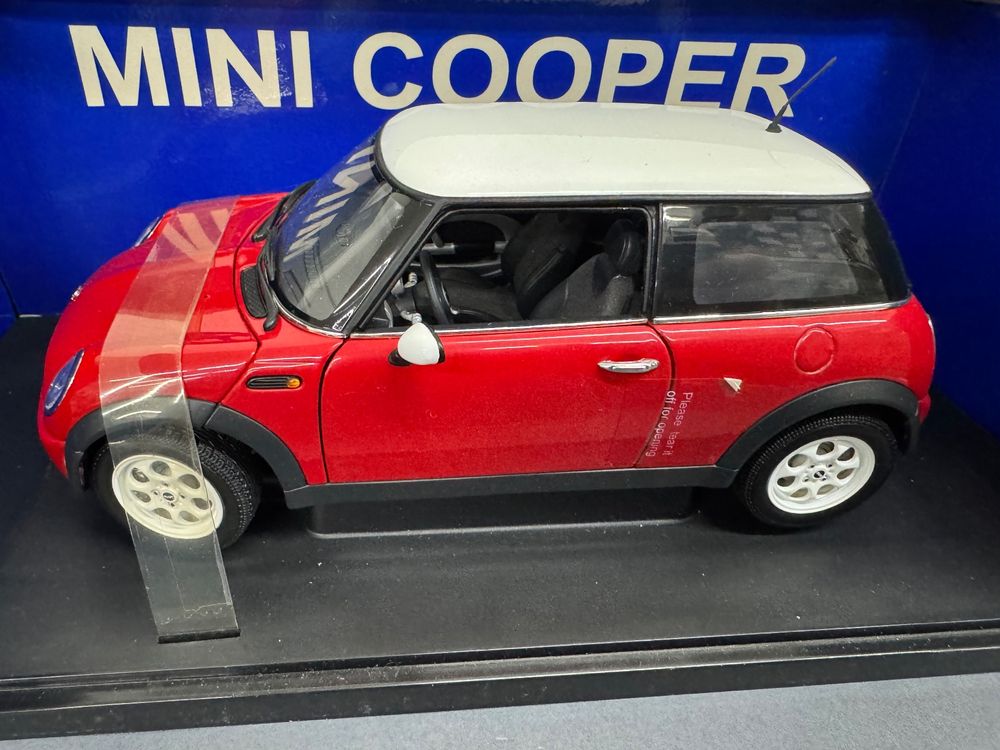 Mini Cooper rot/weiss AUTOart 1:18 (Gebraucht) in Luzern für CHF 30 ...