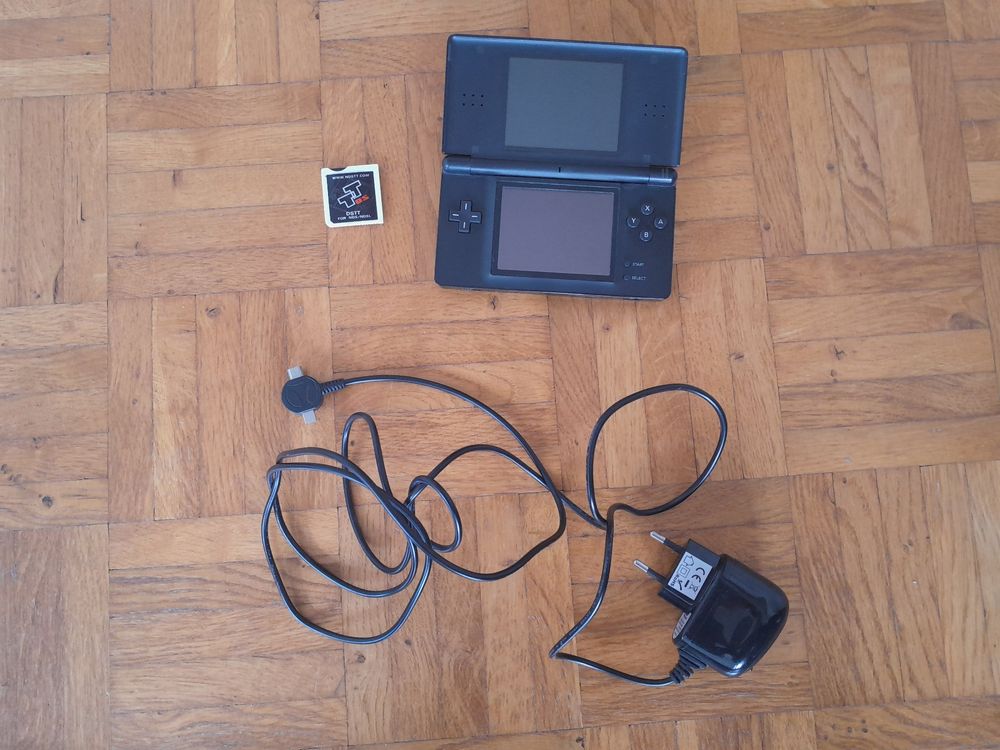 Nintendo DS Lite + Micro SD Card reader (Gebraucht) in Thun für CHF 45 ...