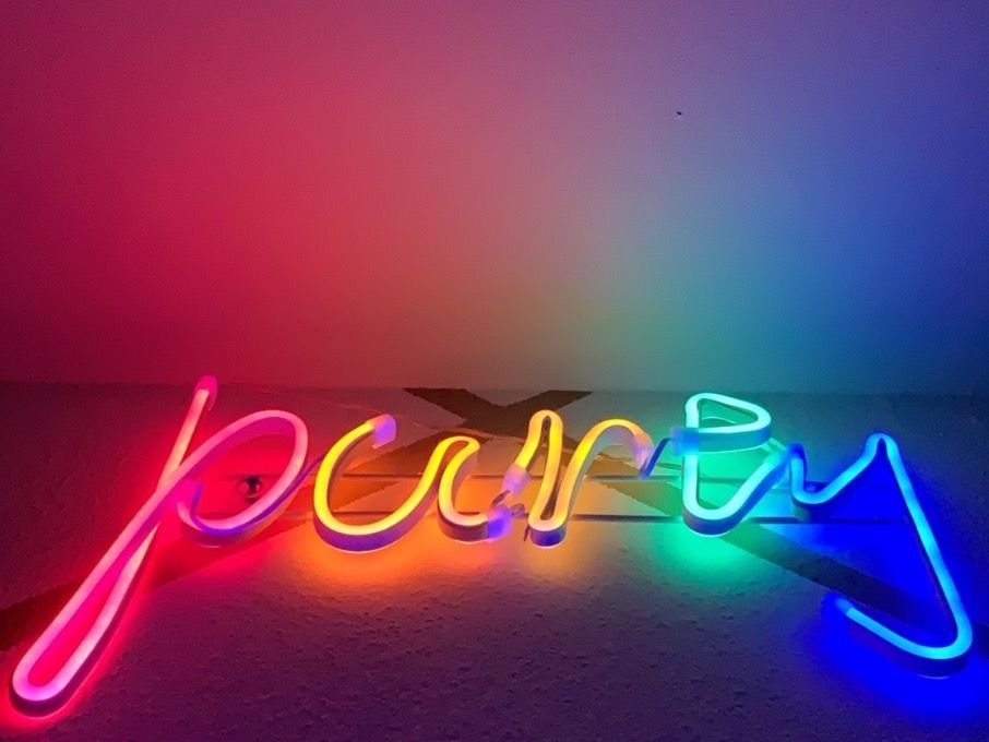 NEON SCHILD (Neu (gemäss Beschreibung)) in für CHF 50 – mit Lieferung ...