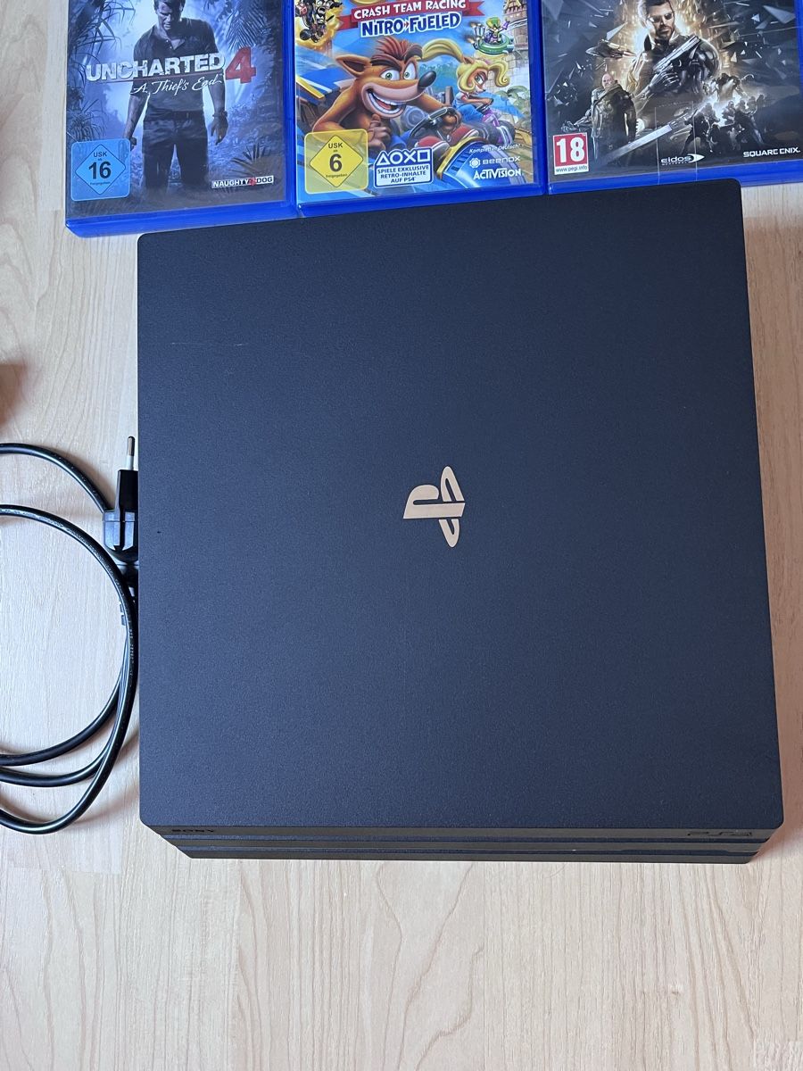 Playstation 4 Pro mit 2 Controller und 14 Games! Top Zustand (Gebraucht ...