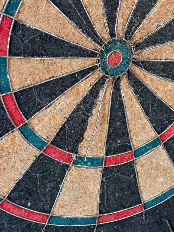 Retro Dartscheibe inkl. Darts (Gebraucht) in Rapperswil SG für CHF 1 ...