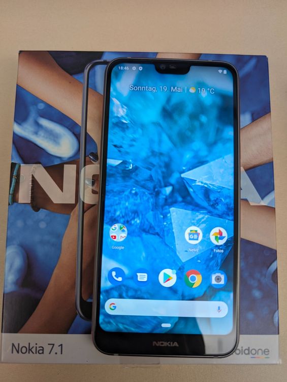 Nokia 7.1 64GB Silber inklusive Book Cover Blau | Kaufen auf Ricardo
