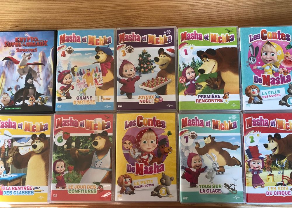 9 dvd „Masha & Michka“ & 1x „Krypto et les Superanimaux (Gebraucht) in ...