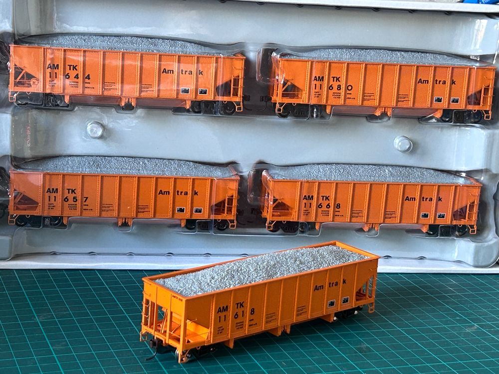 Athearn, 5 Amtrak Ballast Hoppers | Kaufen auf Ricardo