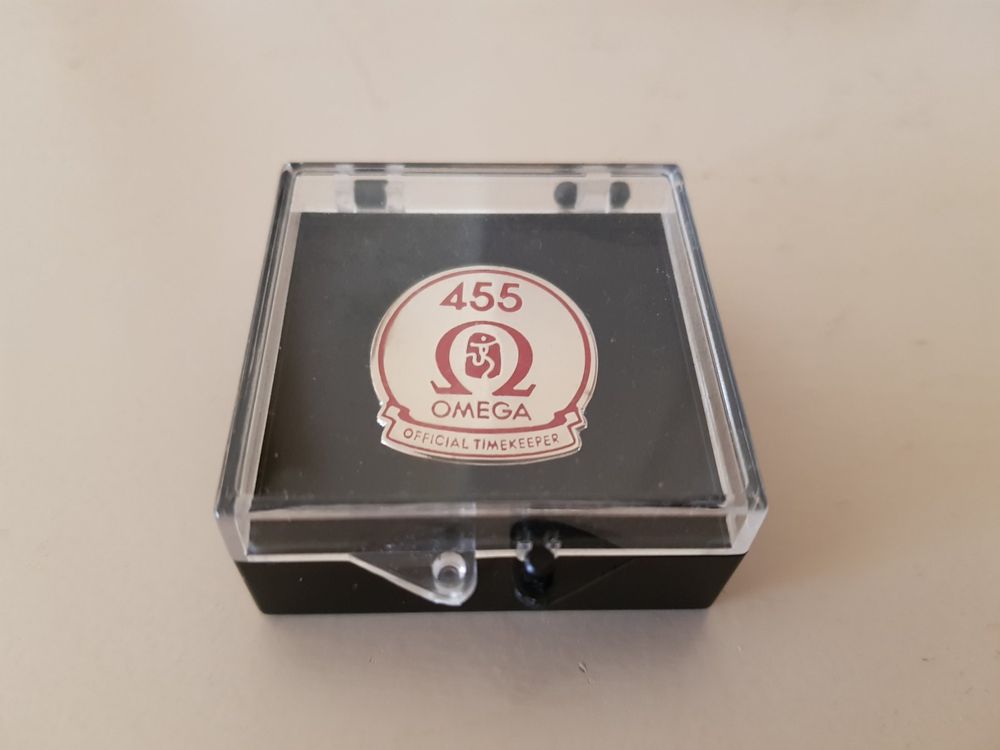 Pin's Omega 455 official time Keeper, NEUF (Neu und originalverpackt ...