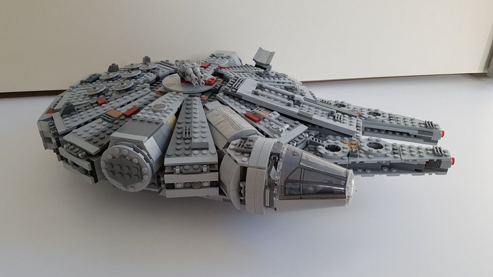 Star Wars Millenium Falcon Klemmbausteine 79211 | Kaufen auf Ricardo