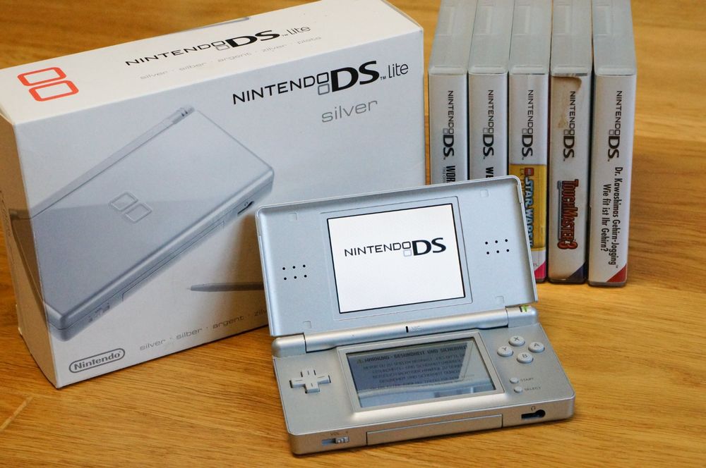Schöner Nintendo DS lite OVP (silber) + 5 Games (Gebraucht) in Lyss für ...