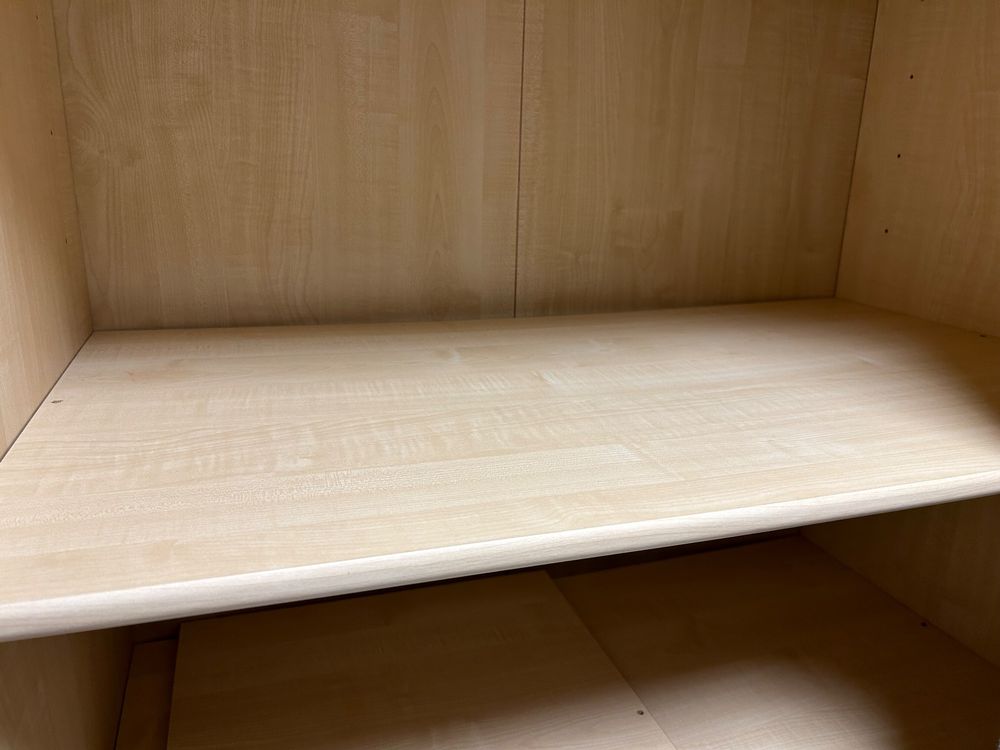 Tablare für Kleiderschrank (Gebraucht) in für CHF 1 – nur Abholung auf ...