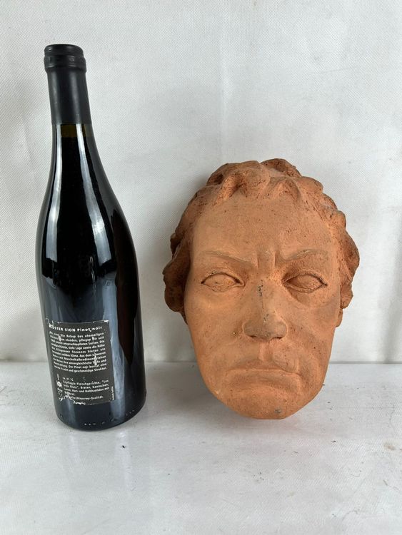 Tonkopf Skulptur Monogrammiert (Gebraucht) in Neuhausen am Rheinfall für CHF 10 – mit Lieferung ...