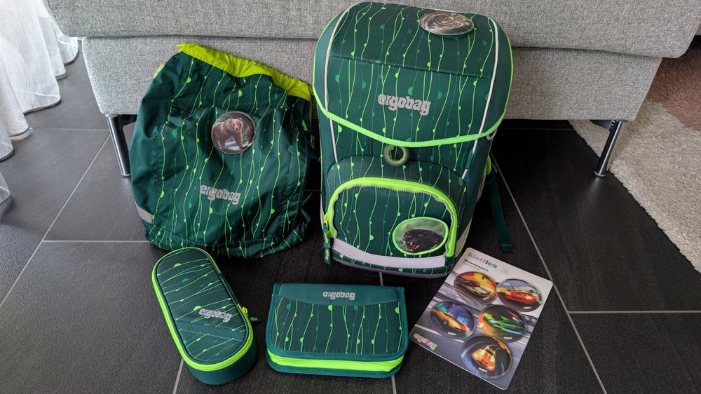Ergobag Cubo Light Schulrucksack Set 4 teilig | Kaufen auf Ricardo