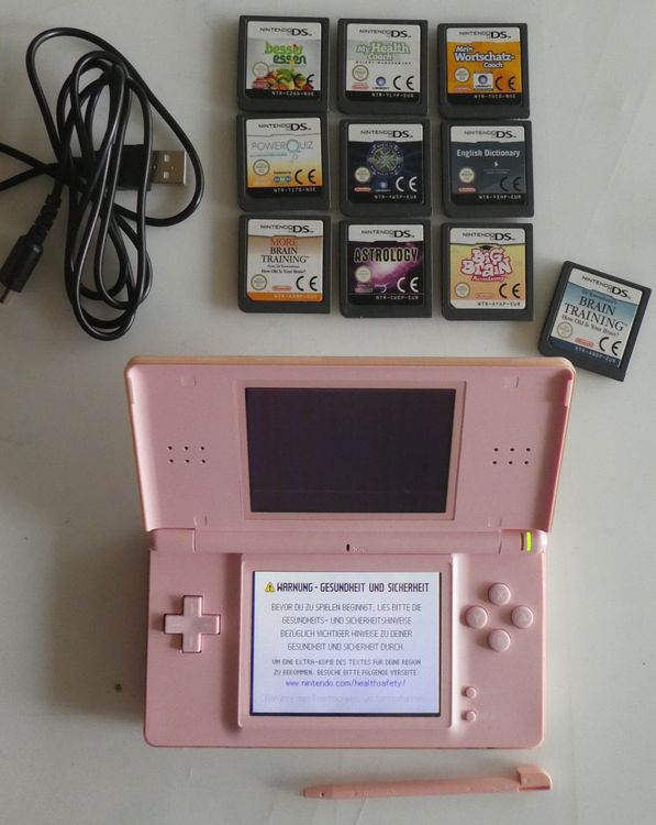 Nintendo DS Lite Rosa + 10 Karten + Zubehör | Kaufen auf Ricardo