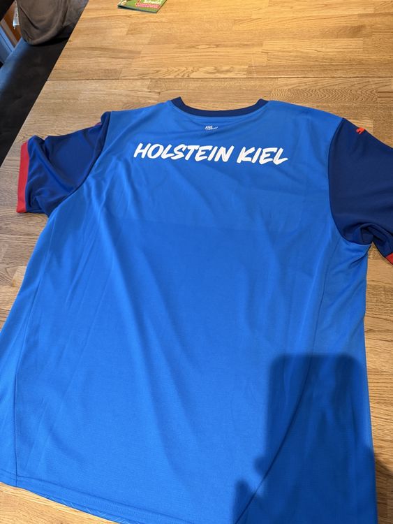 Diverse Fussball Trikot (Gebraucht) in Lohn-Ammannsegg für CHF 35 – mit ...