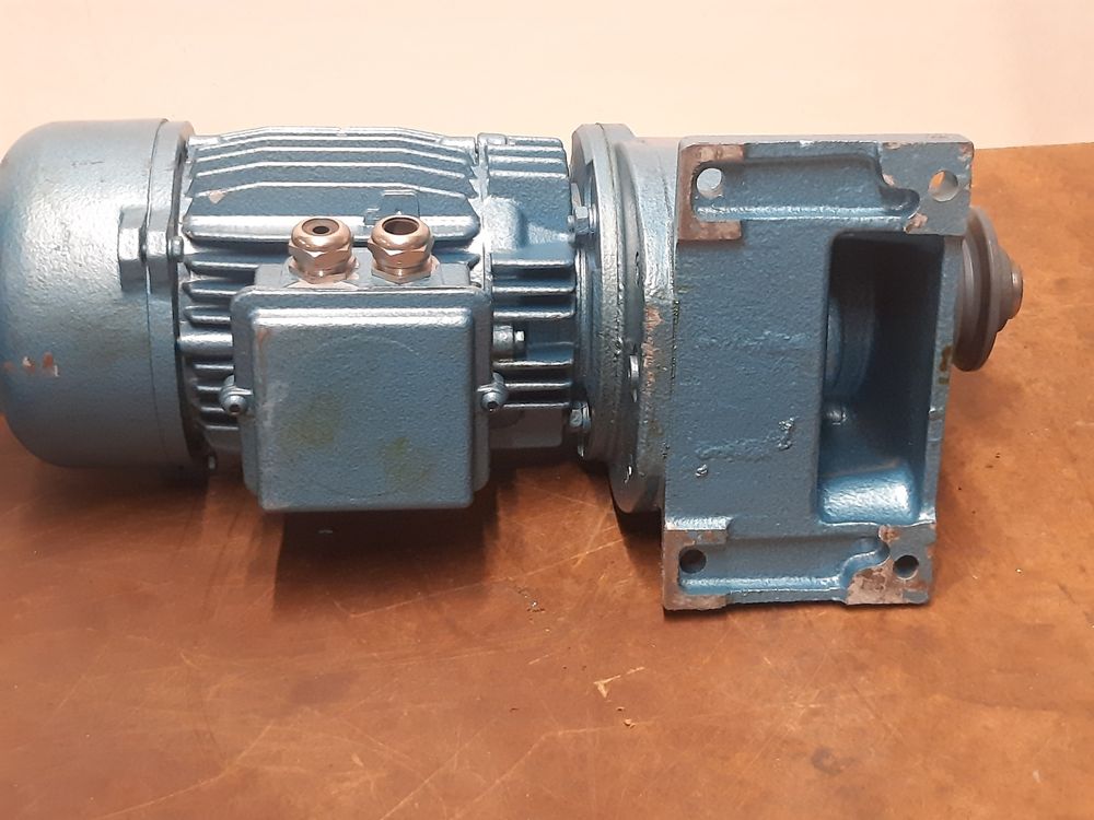 AMK / HÖRZ Elektromotor / Getriebe mit Konsole (Gebraucht) in ...