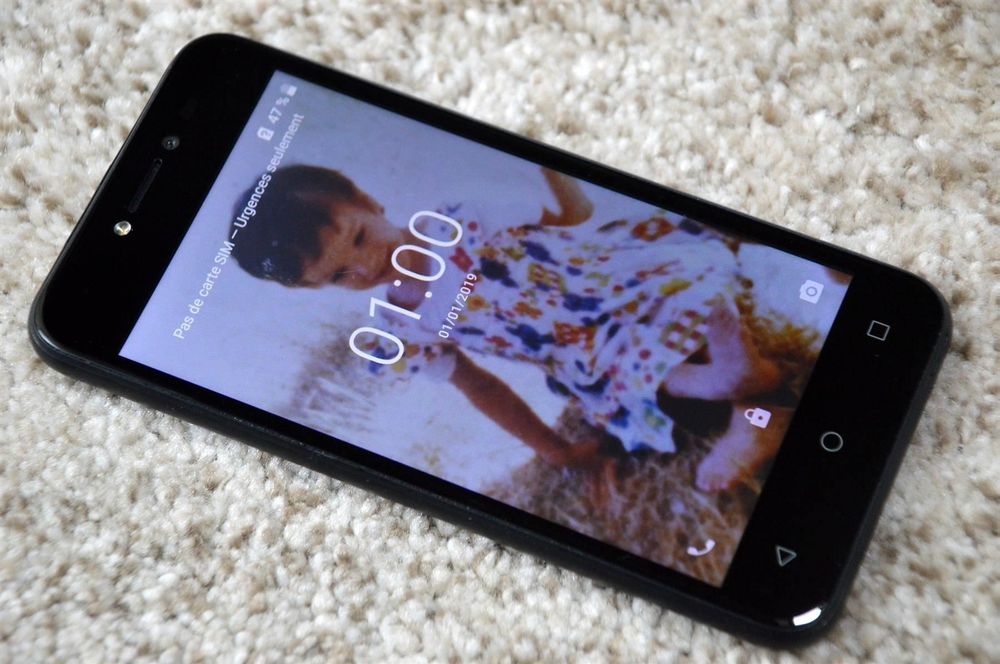 Smartphone Wko Y50 (Defekt) in für CHF 18 – mit Lieferung auf Ricardo ...