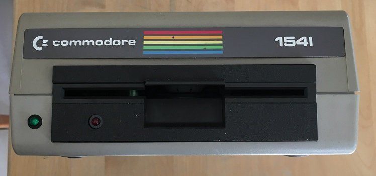 Commodore 64 DIsk Drive 1541 (Defekt) in Courrendlin für CHF 21 – mit ...
